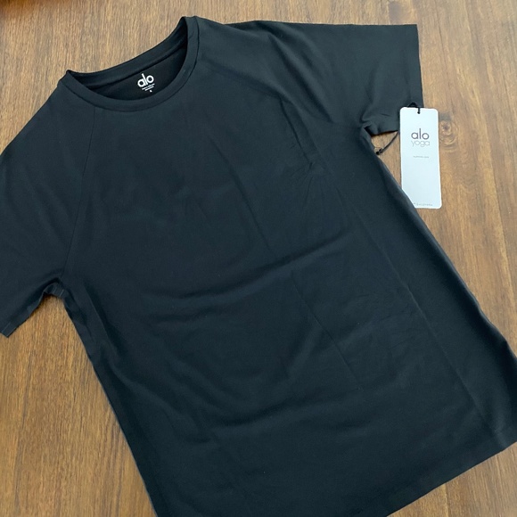 ALO Yoga | Shirts | Alo Mens Idol Performance Tee Black | Poshmark